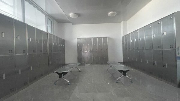 News - The installation of food factory dressing room equipment